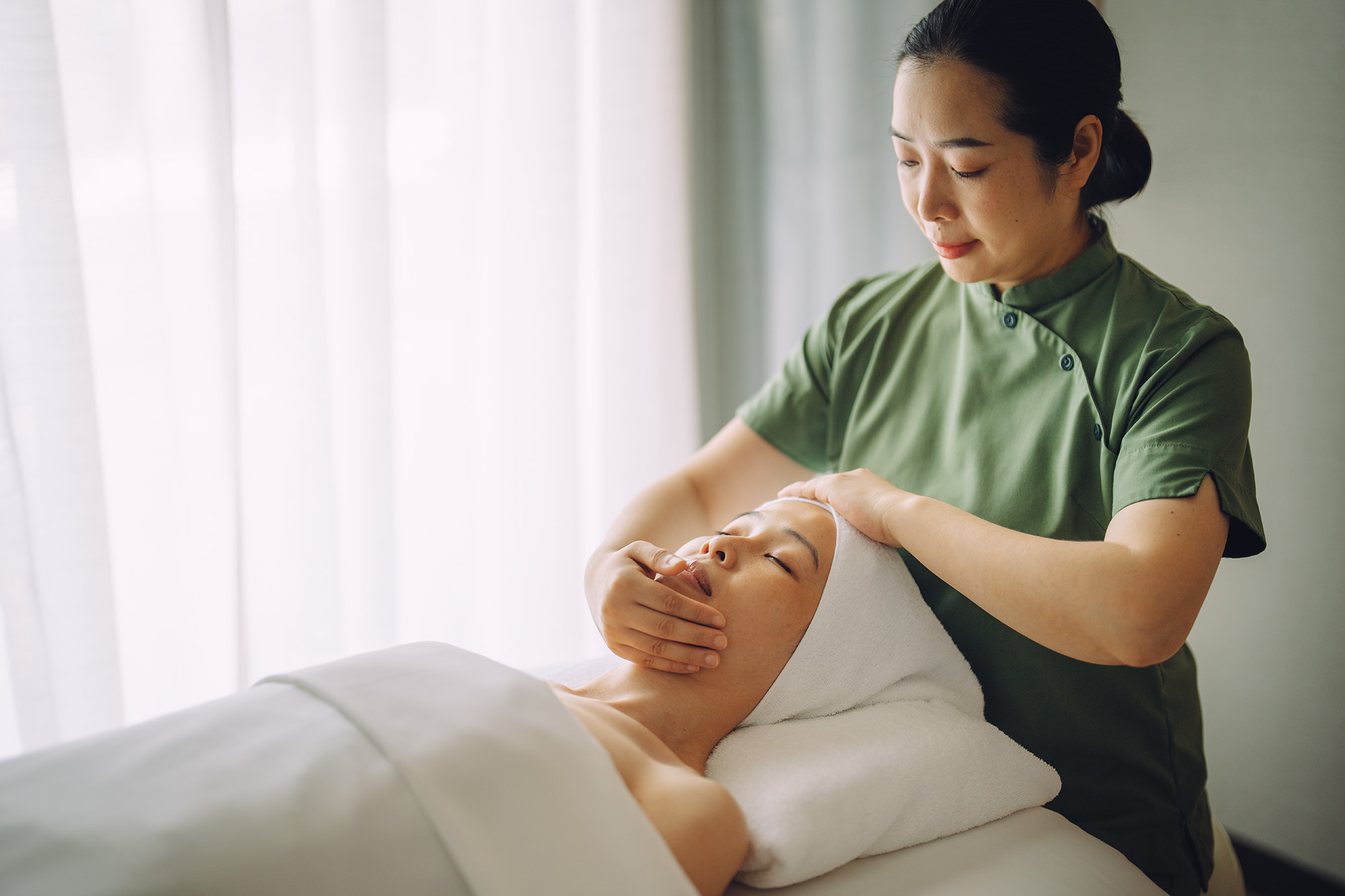 Spa Awards 2024: Winner Of Best Skin Plumping Facial - Oasia Spa - ELLE ...